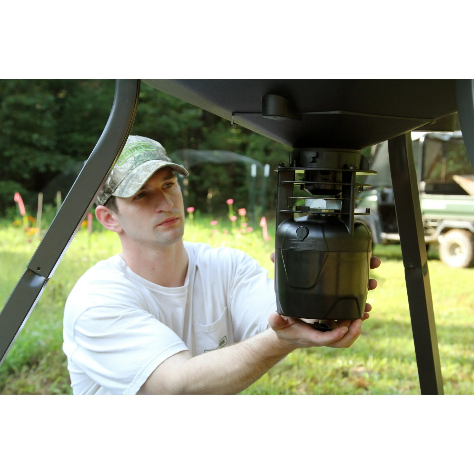 Moultrie Pro Hunter II Feeder Kit - 6 Volt Deer Feeder System - Digital ...