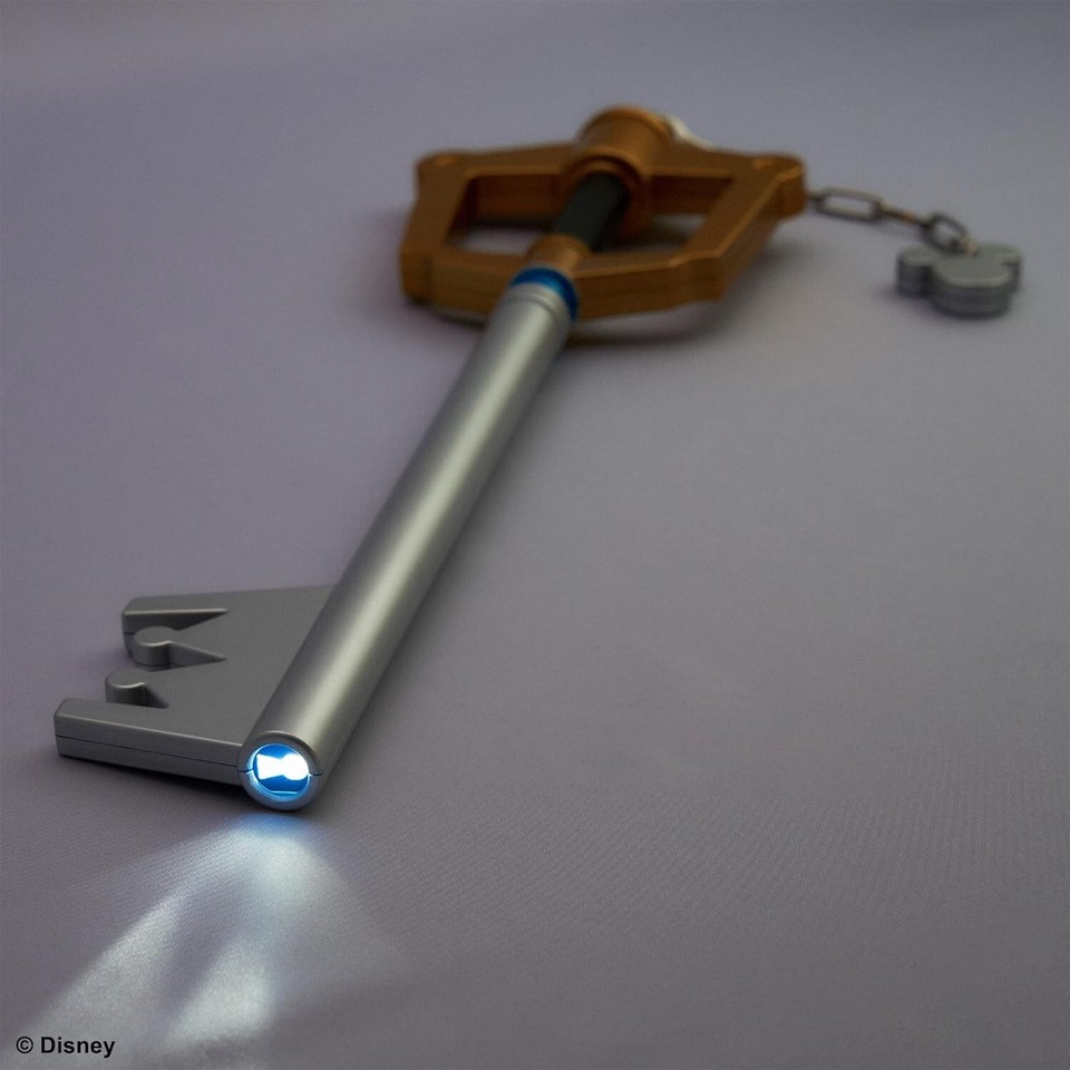 Square Enix Kingdom Hearts Light Up Sora's Keyblade Kingdom Key 14 ...