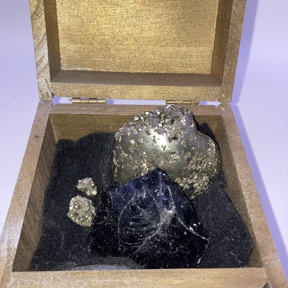 Small Wood Treasure Chest Keepsake For Rock Collecting Kids | eBay UK