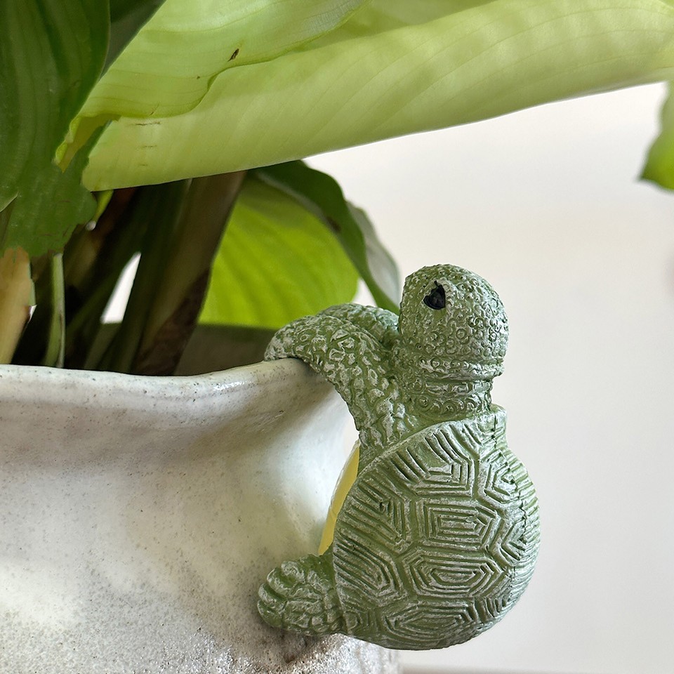 Cute Climbing Tortoise Flower Pot Hugger Figurines Resin Hanging Turtle ...