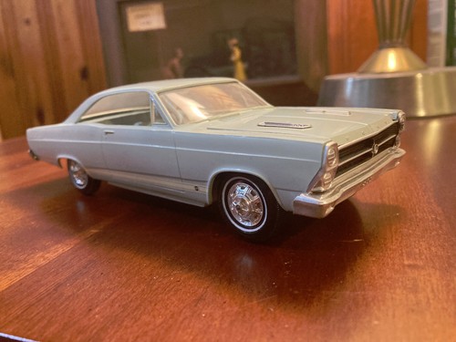 196 Ford Fairlane- AMT 1/25th scale plastic promotional model in Lt ...