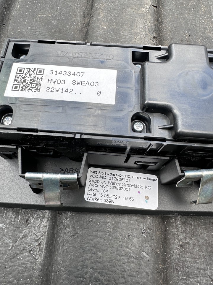 VOLVO V60 II 225, 227 Schalter 31433407 31Z908701 83282001 2.00 Petrol ...