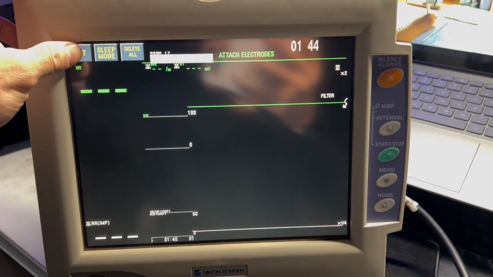 NIHON KOHDEN BSM-2351A Patient Monitor (Using QI-210P Wireless LAN ...