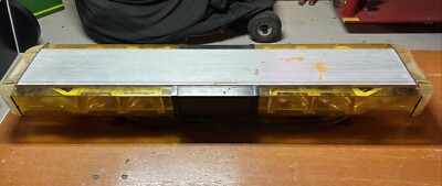 Whelen Edge 9000 Strobe Light Bar 48”14 Lights.. Works. | eBay