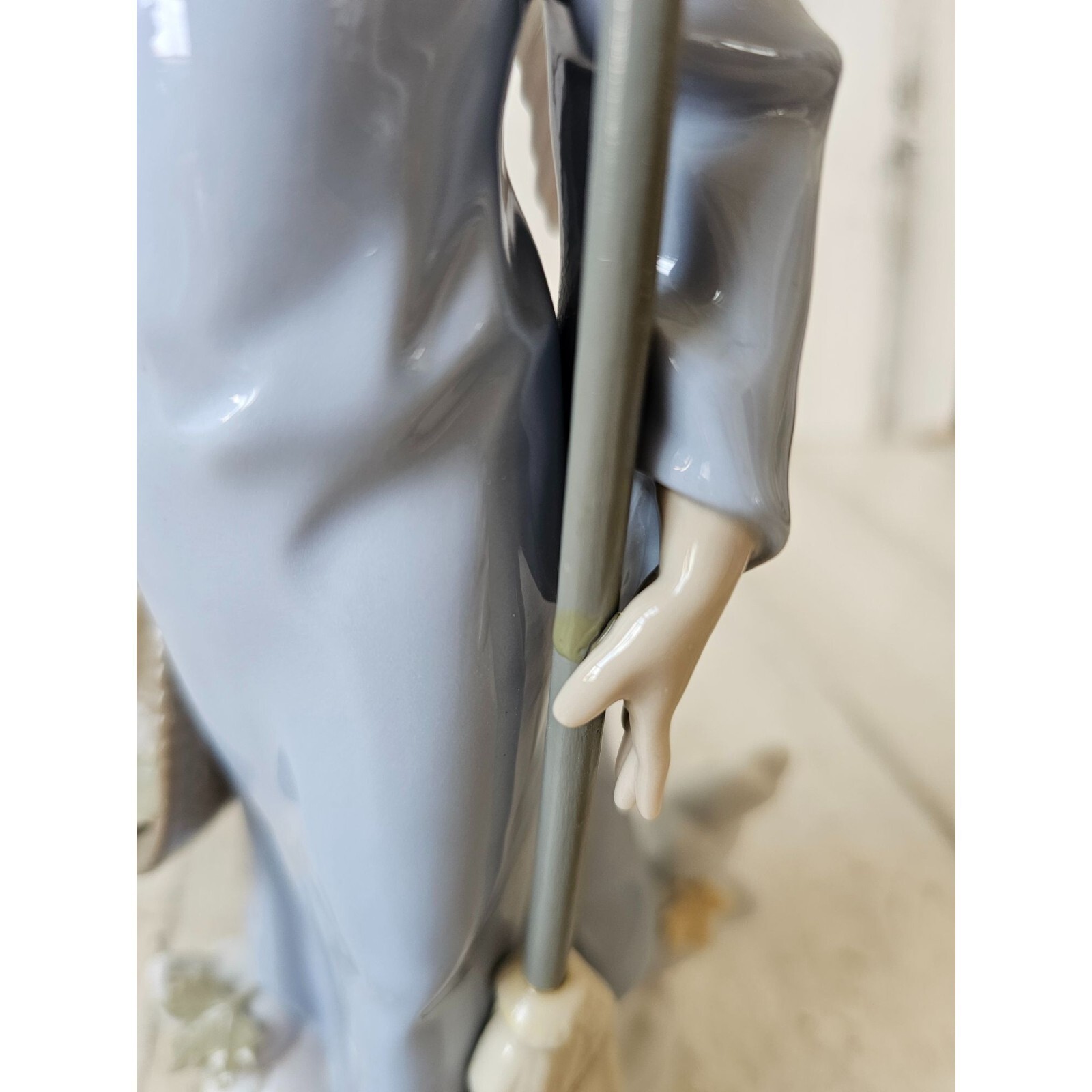 Lladro 6147 boy Angel fall cleaning leaves RARE cherub memorial ...