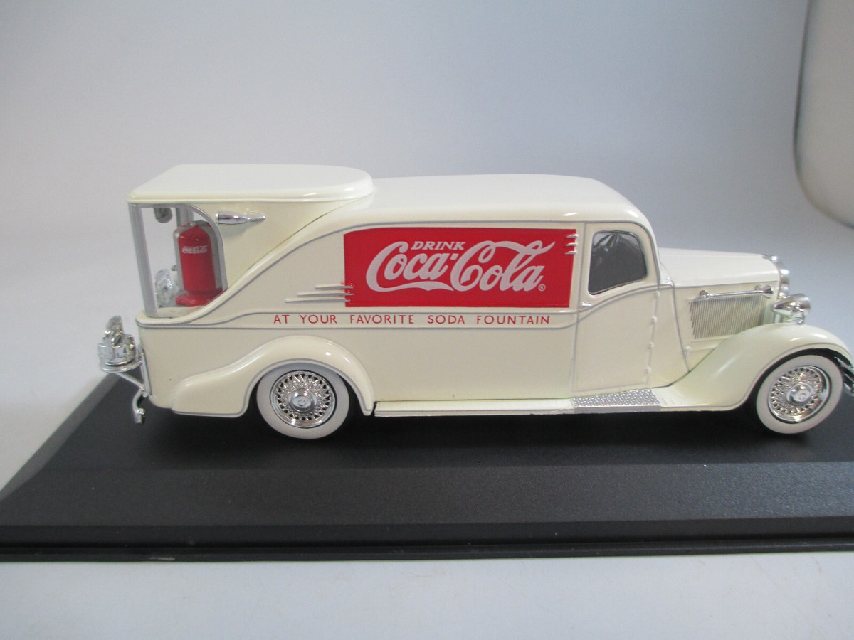 Coke Merchandise 1932 Coca Cola Ford Coupe Fountain Service Amazon ...