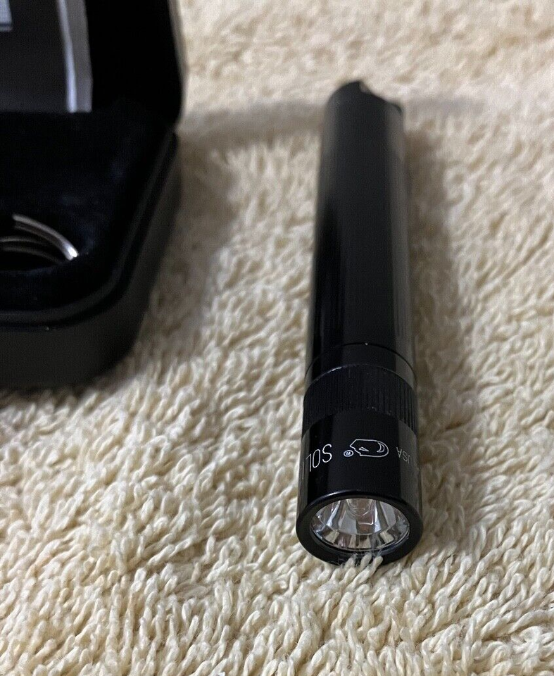 Maglite Solitaire Mini Keychain Flashlight Preowned | eBay