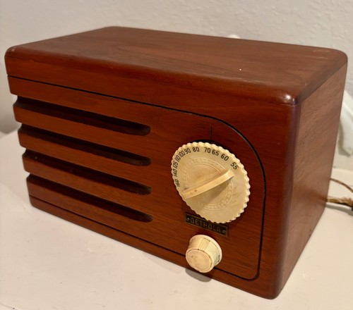 Vintage Detrola Model 199 Tube Radio – Mid Century Wood Cabinet ...