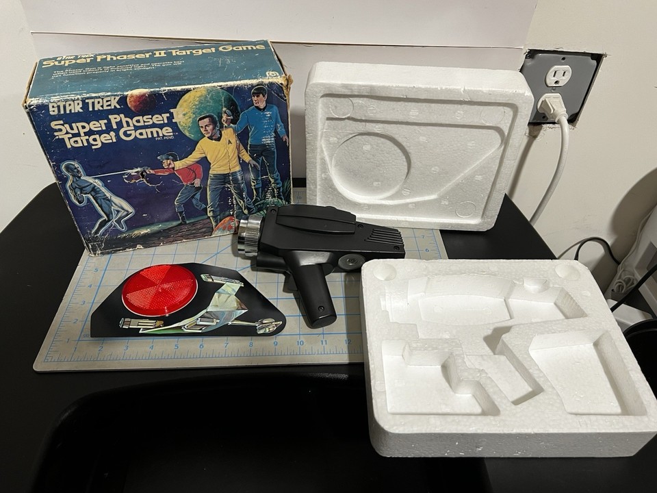 STAR TREK Super Phaser II Target Game Complete w/Original Target 1976 ...