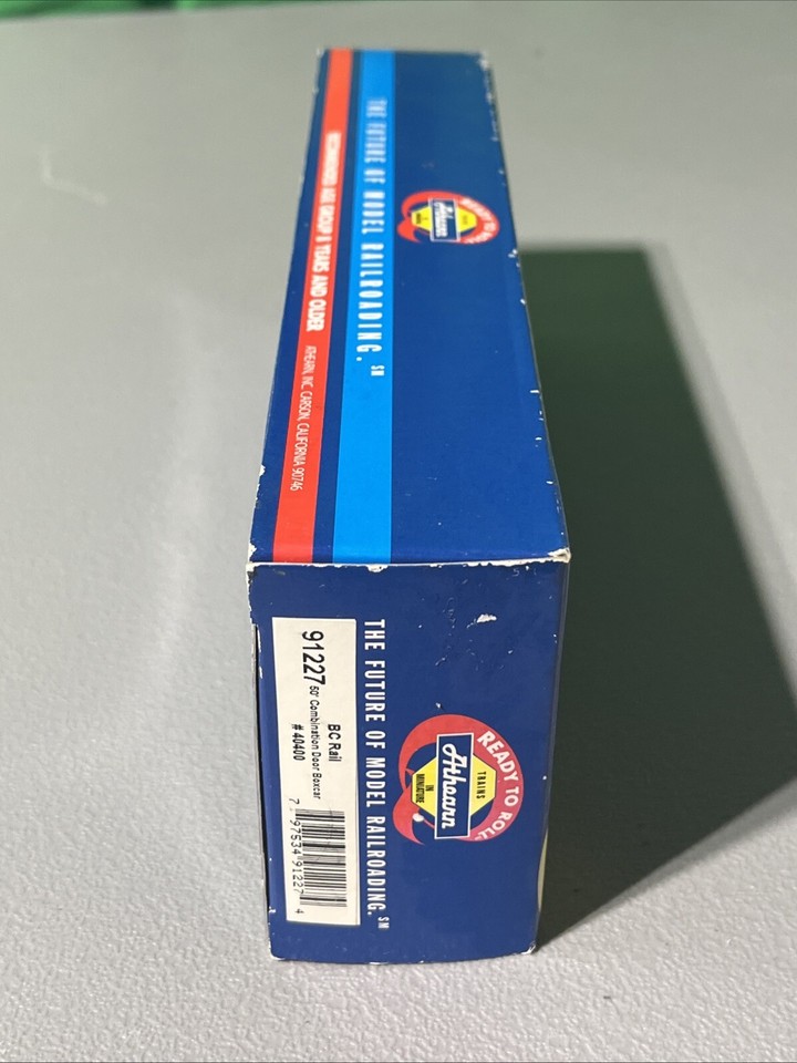 Athearn ~ HO Scale ~ 50' Combination Door box car ~ BC Rail ~ 91227 ...