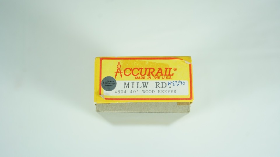 Accurail HO 40' Reefer Kits Carnation #1577 Milwaukee Road #4804 CGW ...