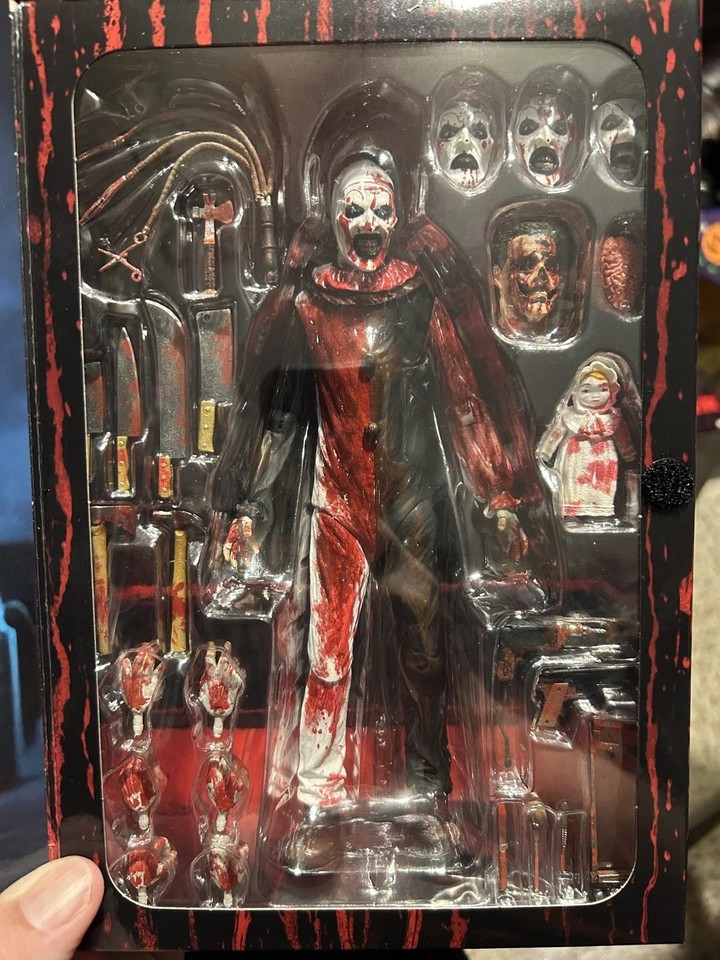 NECA TERRIFIER Art The Clown Ultimate Action Figure Blood Soaked ...
