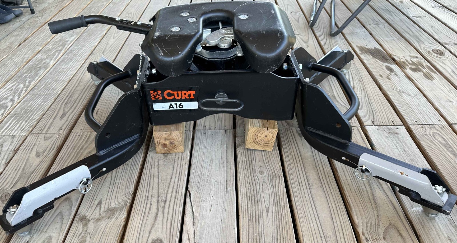 Curt 16043 Black A16 16K 5th Wheel Hitch & Ram Puck System Legs | eBay