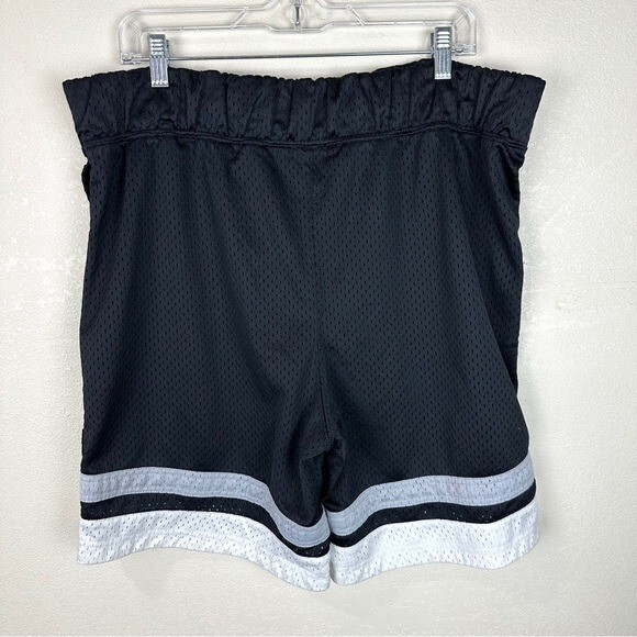 Nike Vintage Basketball Black Snap Tear Away Basketba… - Gem