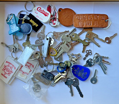 Vintage Lot Of Old Keys And Keychains 1.4 LBS | eBay