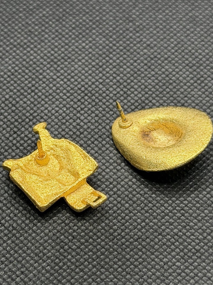 Equestrian Pins Western Saddle And Hat Gold Plated and Rhinestone | eBay