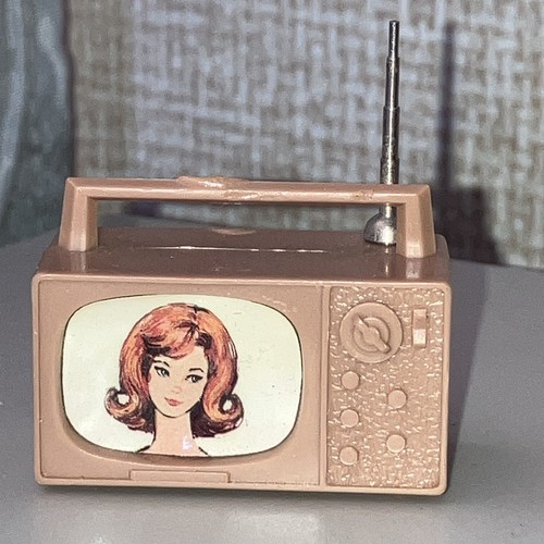 Vintage HTF Barbie Doll Tan Light Brown TV Television Leisure Hours Pak ...