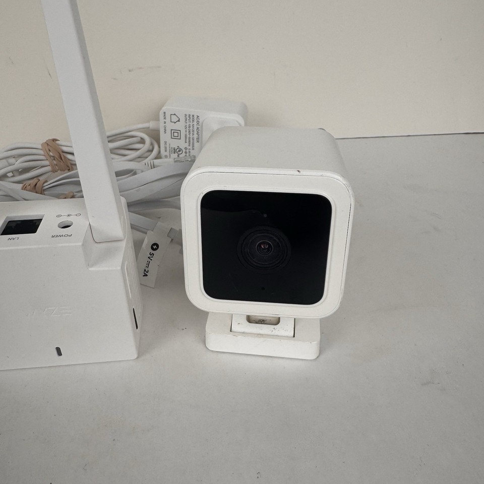 Wyze Outdoor Base Station WVODB1 And 2 Cameras (read Description) As Is ...