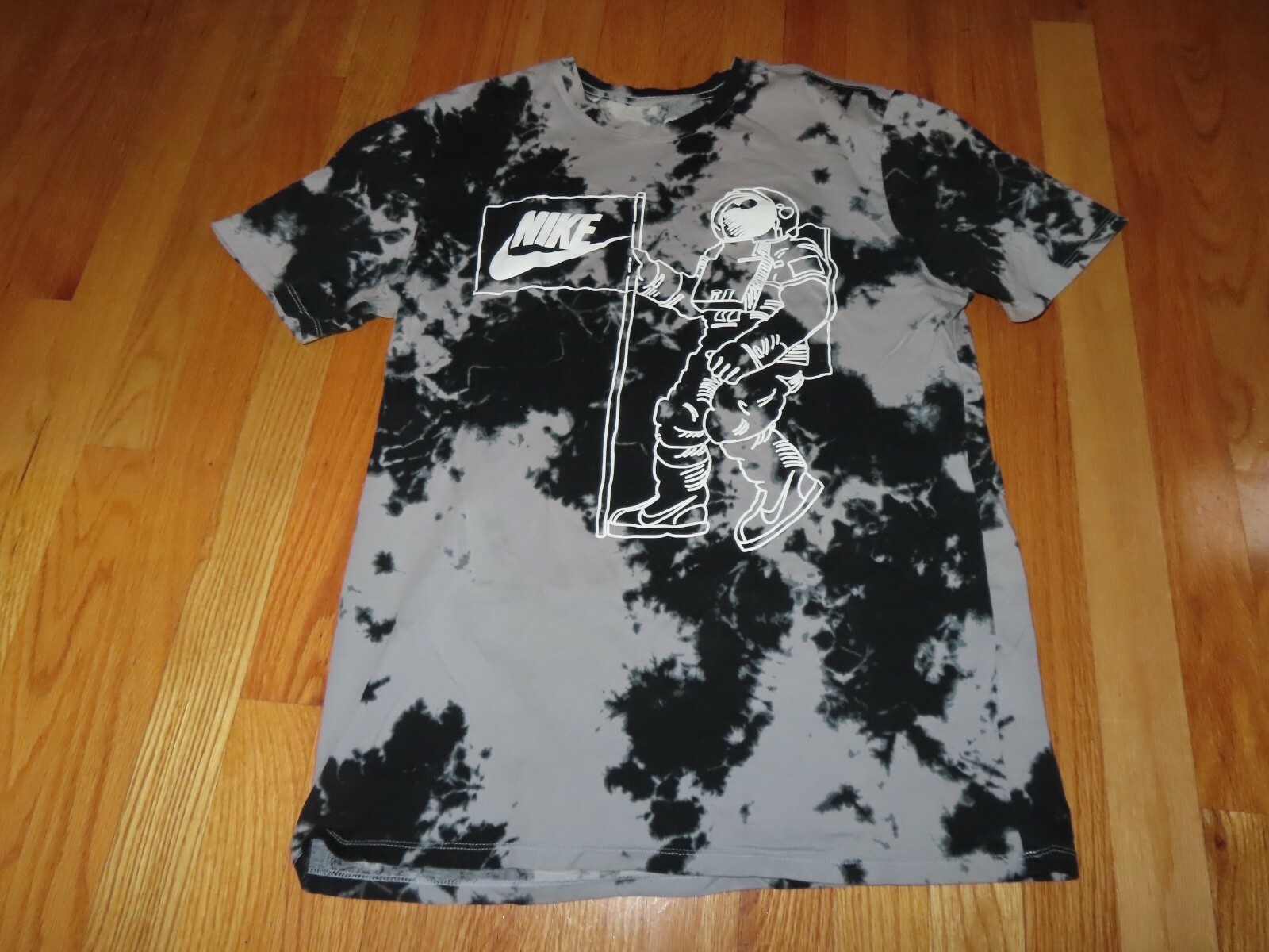 Nike Logo Astronaut SPACEMAN Man on the Moon w/ Nike … - Gem