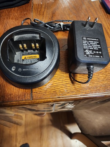Authentic Motorola HTN9000B Radio Charger w/AC adapter HT1250,750,GP340 ...