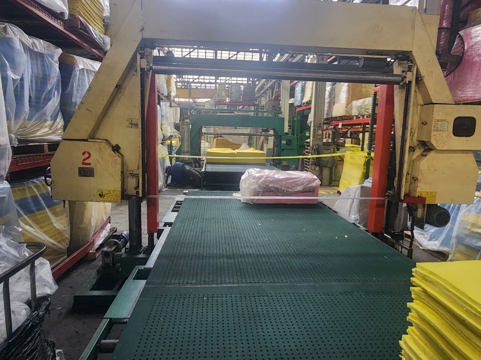 Foam Slitter Cutter Band Saw Cutting Machine with PLC and Touch screen ...