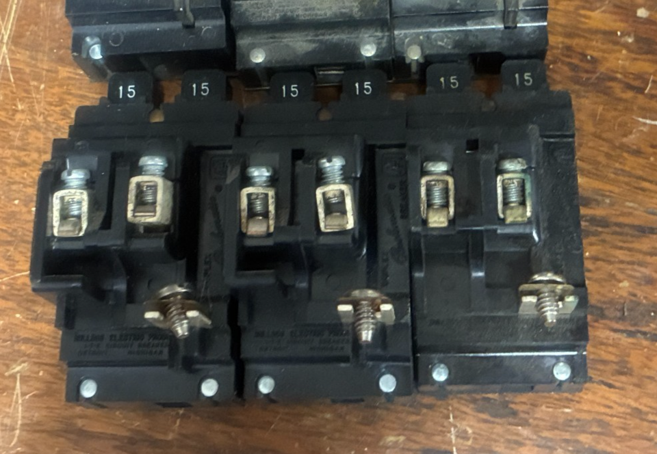 1 ........15 Amp PUSHMATIC Bulldog P1515 Duplex 15 A Twin Pole BREAKER ...