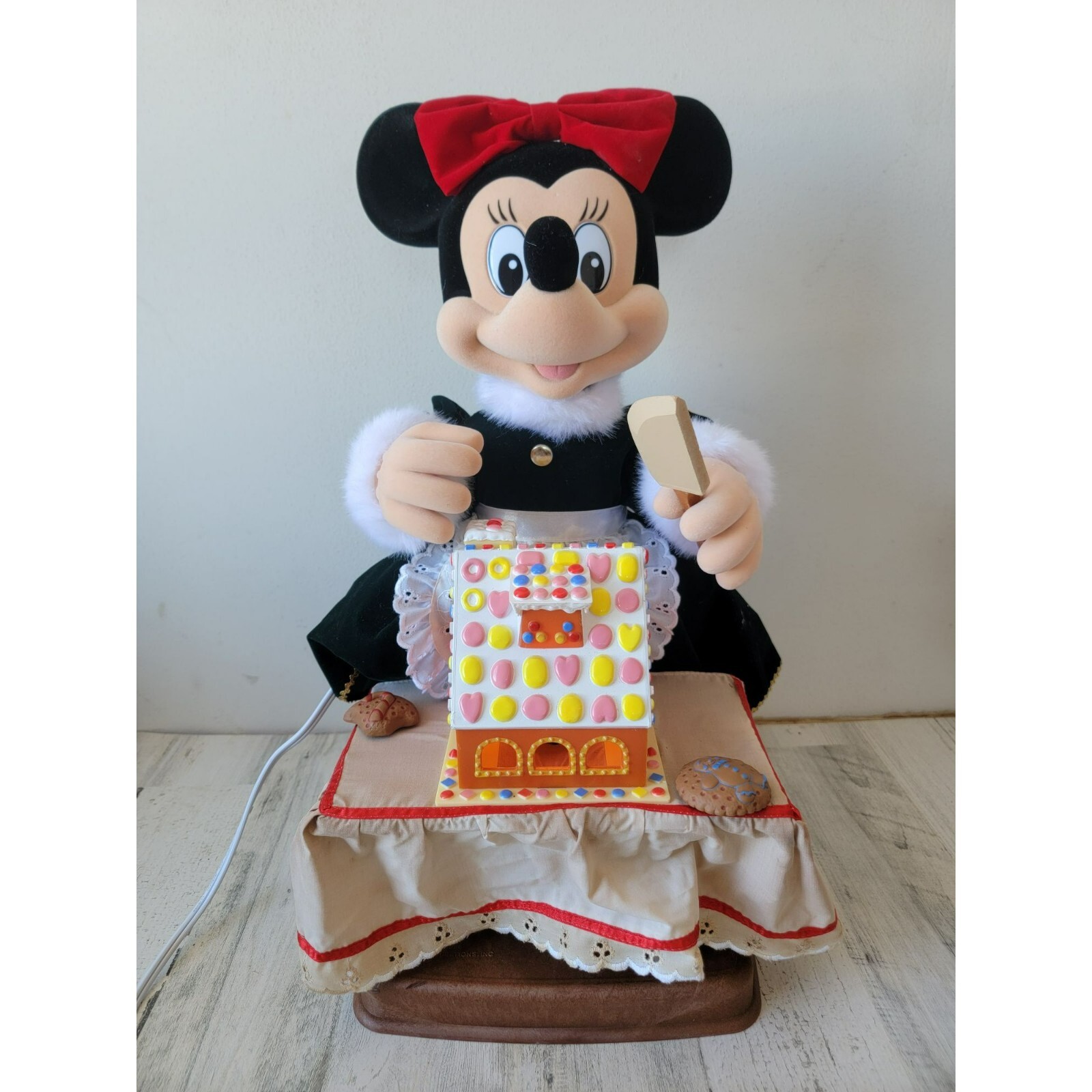 Telco 1996 Minnie Mouse gingerbread house animated motionette Xmas ...