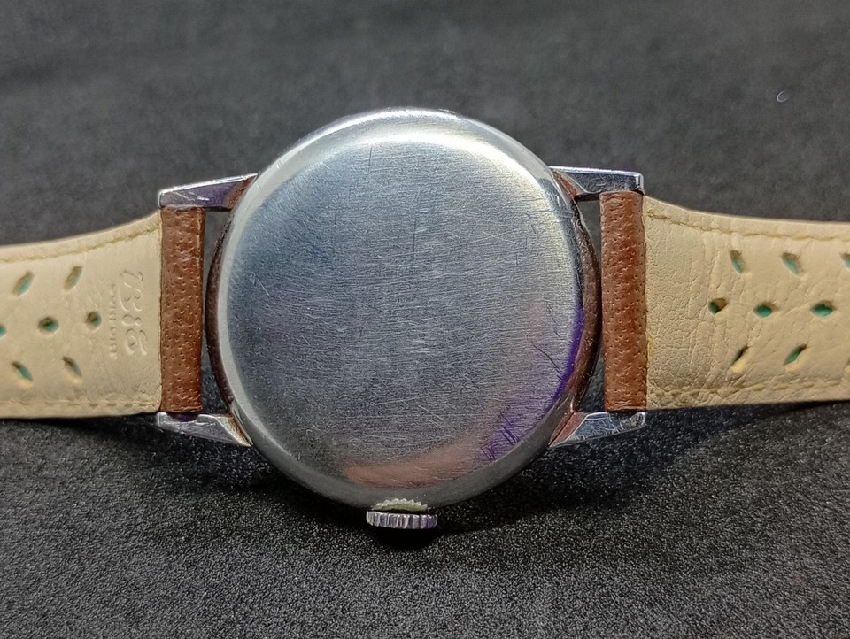 OMEGA Red Teddington Star RED STAR Dial Manual Wind Ser.2271 15J ...