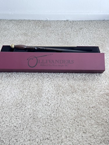 Universal Studios Harry Potter Ollivanders Interactive Wand Ivy 11 - No ...