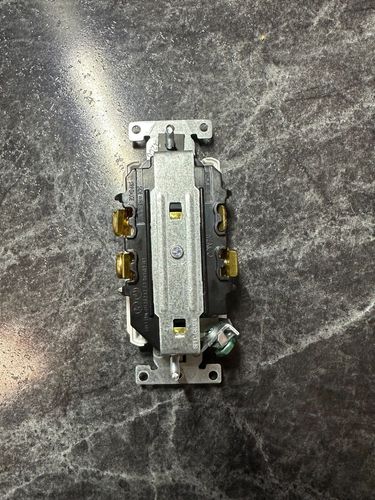 Leviton Plug Control - Split Tab - White - 20A-125V - Lot | eBay