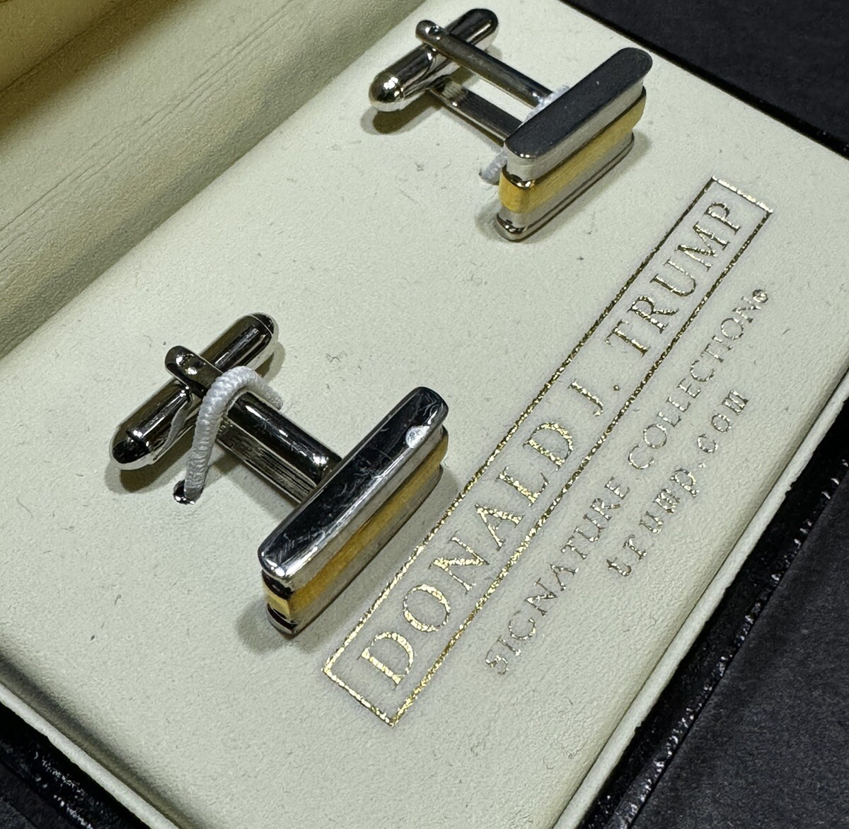 DONALD J TRUMP SIGNAUTRE COLLECTION SILVER TONE & GOLD TONE CUFFLINKS ...
