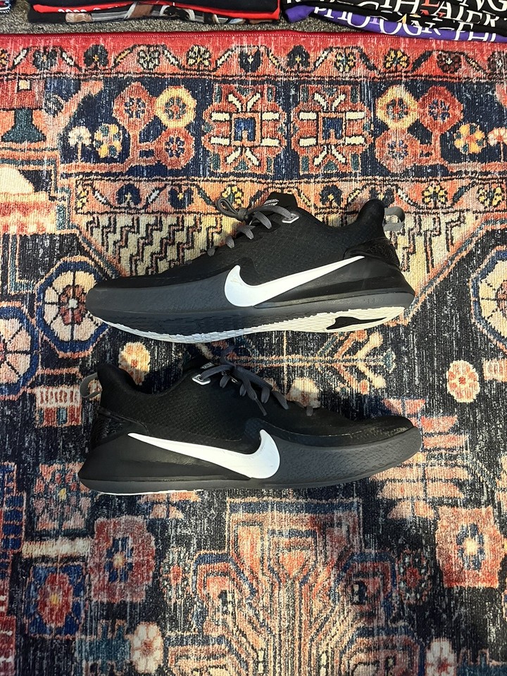 Nike Zoom Kobe Size 11.5 Black White Athletic Shoes AT1214-001 Great ...