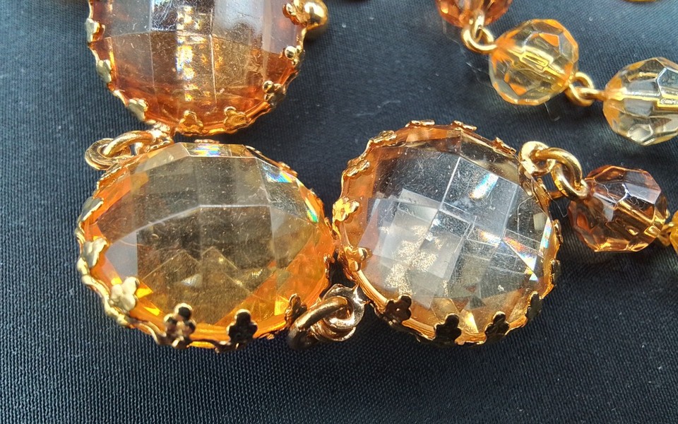 32" JOAN RIVERS DESIGNER SIGNED VINTAGE NECKLACE AMBER COLOR LUCITE ...