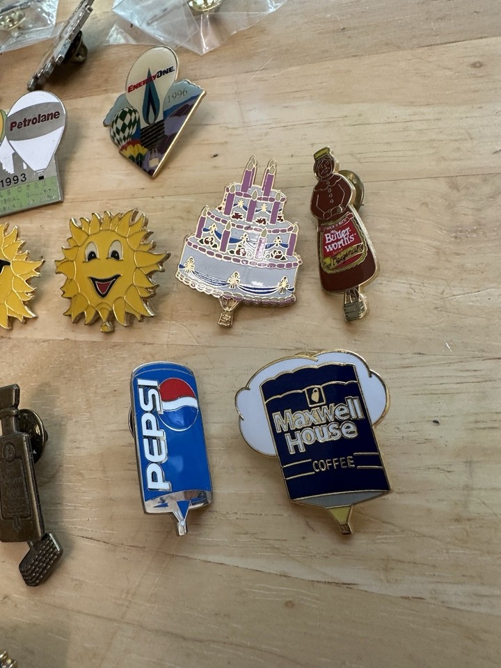 Lot Of Vintage Balloon Special Shape Pins And Thunder Bird Plane Pins ...