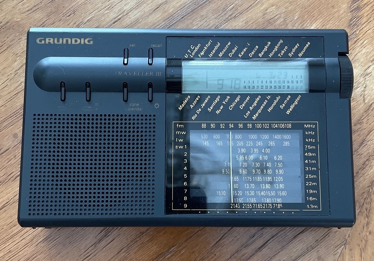 Grundig Traveller III Shortwave Radio - World Receiver 12 Band Travel ...