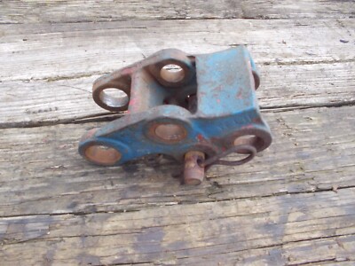 Ford 841 800 Tractor ORIGINAL 3pt hitch center top link holder w/ pin ...