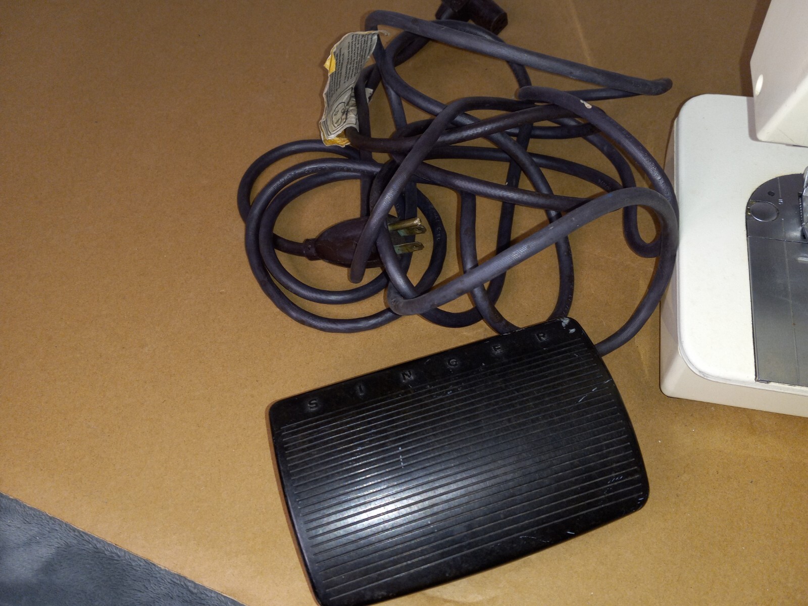 Vintage Singer 6012C Sewing Machine + Pedal & Power Cord *READ INFO* | eBay