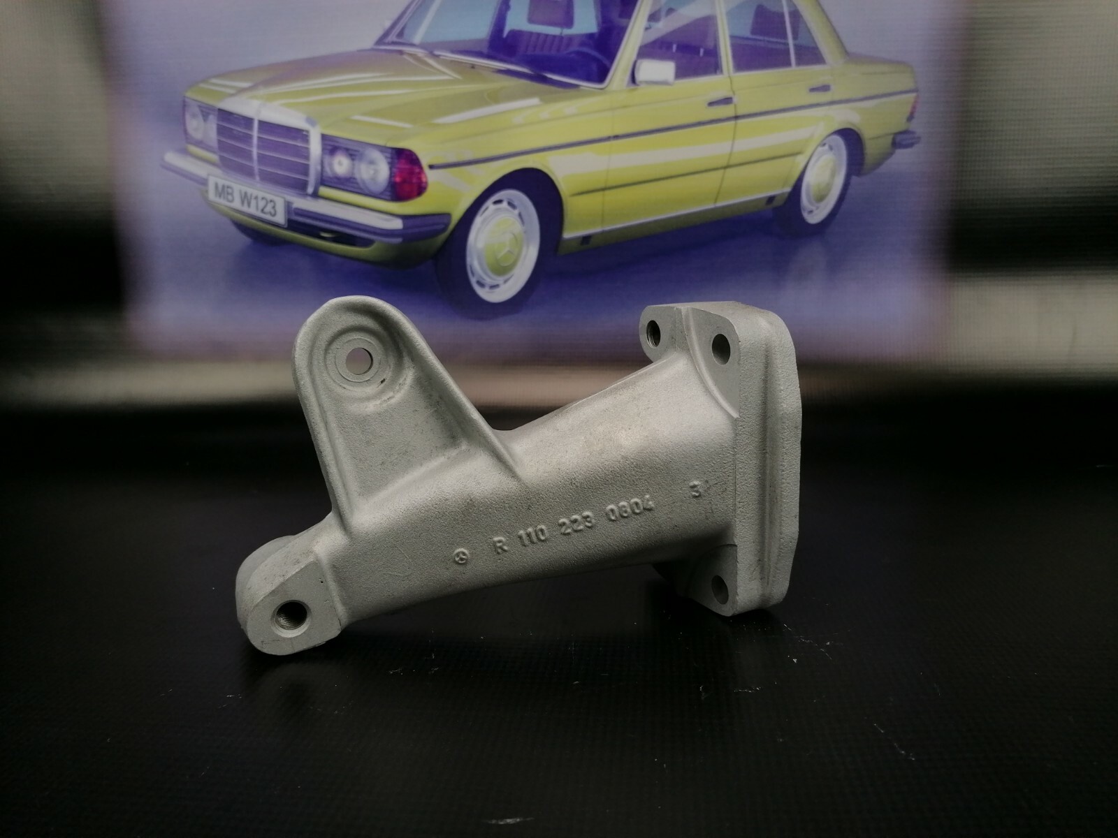 Mercedes W123 W116 W126 M110 Right Side Engine Mount Bracket | eBay