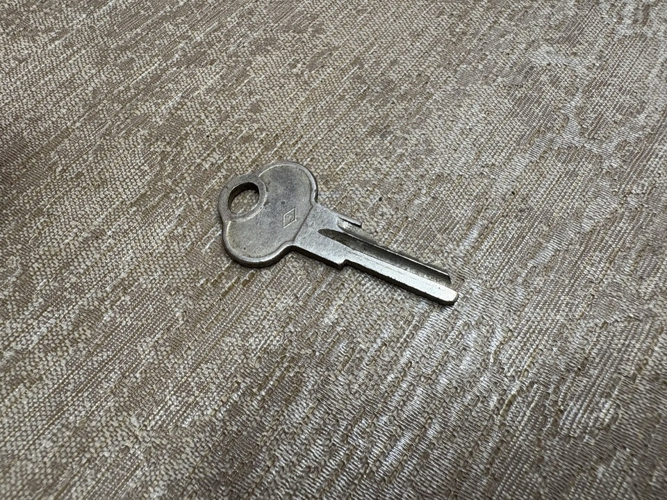 1930 1931 MODEL A FORD IGNITION KEY ORIGINAL A1406 MARC FINE POINT ...