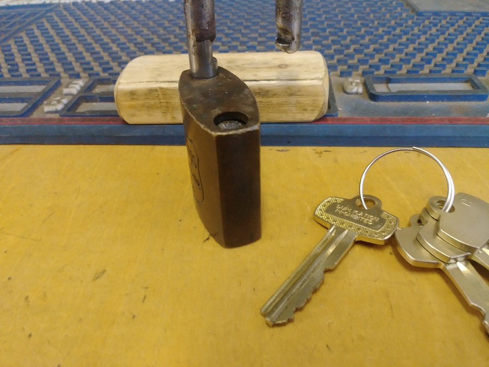 Vintage BEST Padlock PHILLIPS PIPELINE CO w/keys oper/master/control ...