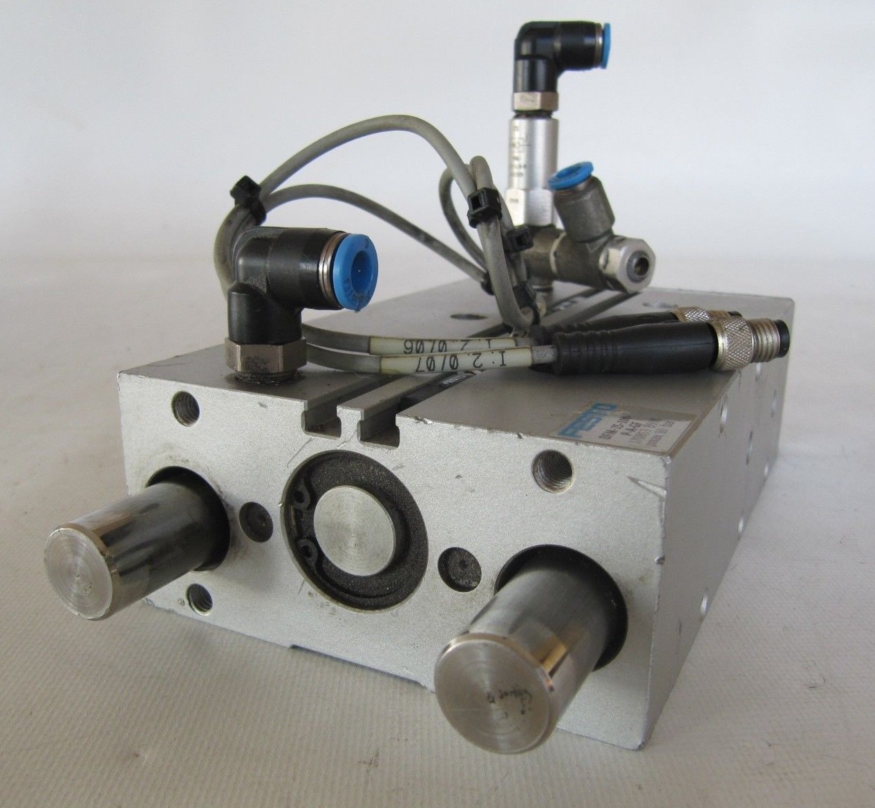 Festo Pneumatic Slide Cylinder Position Sensors DFM-25-100-P-A-GF ...