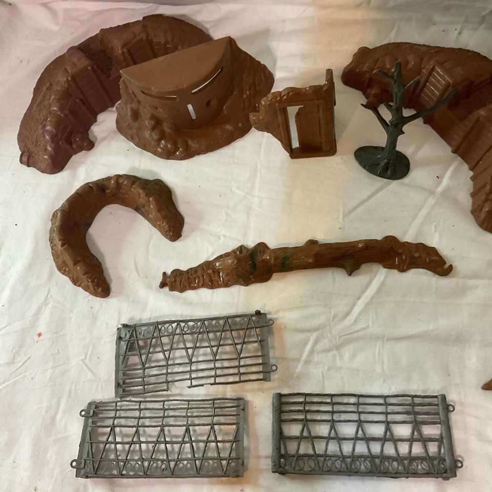 Marx Battleground Playset parts Bunker Fallen Tree Fences Dead Tree | eBay