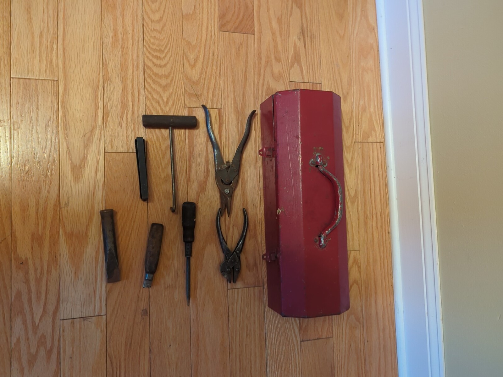 Vintage Antique Red Metal Tombstone Toolbox 19 In Long Grandpas With ...