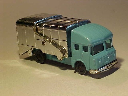 2.5 INCH S&D Refuse Garbage Truck 1963 Husky Diecast 1/64 Range Very ...