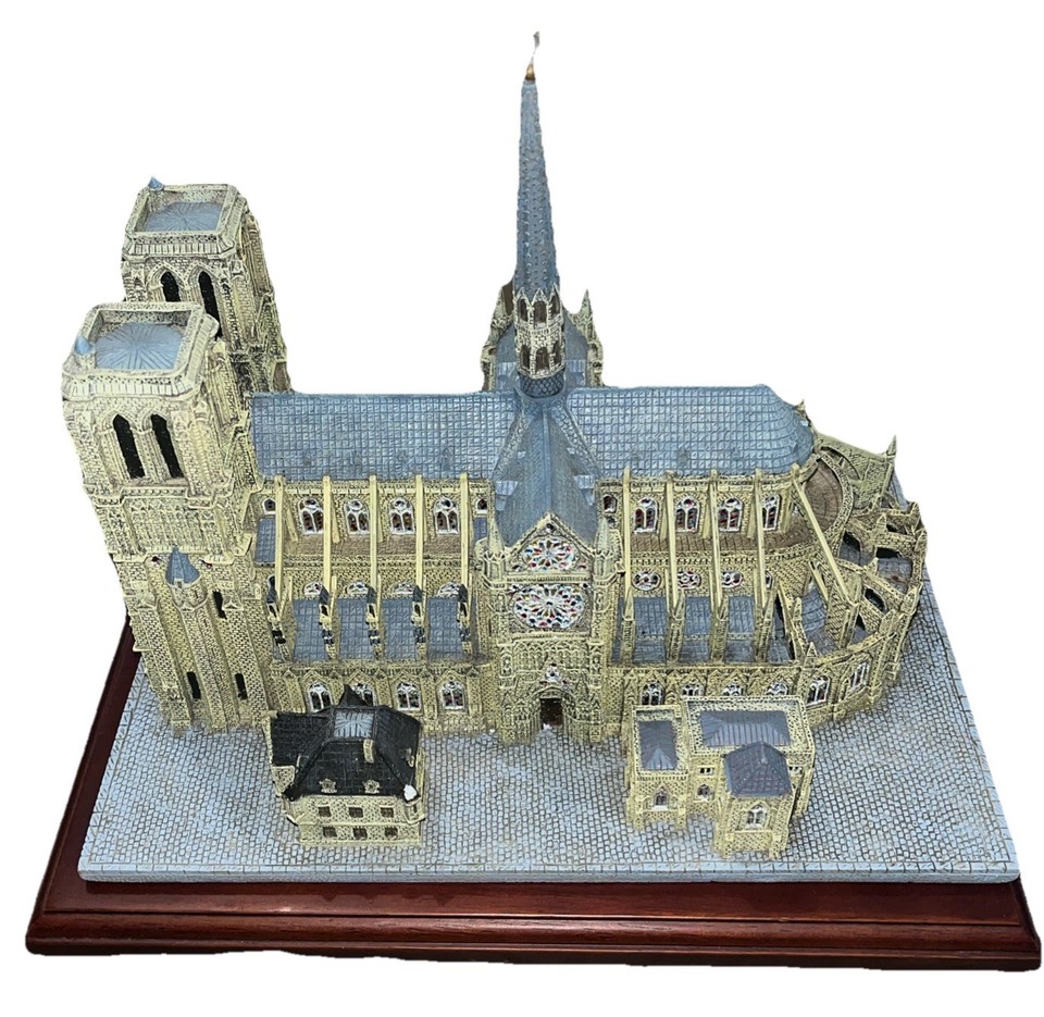 Danbury Mint Notre Dame Paris Cathedral Catholic Church Model (Small ...
