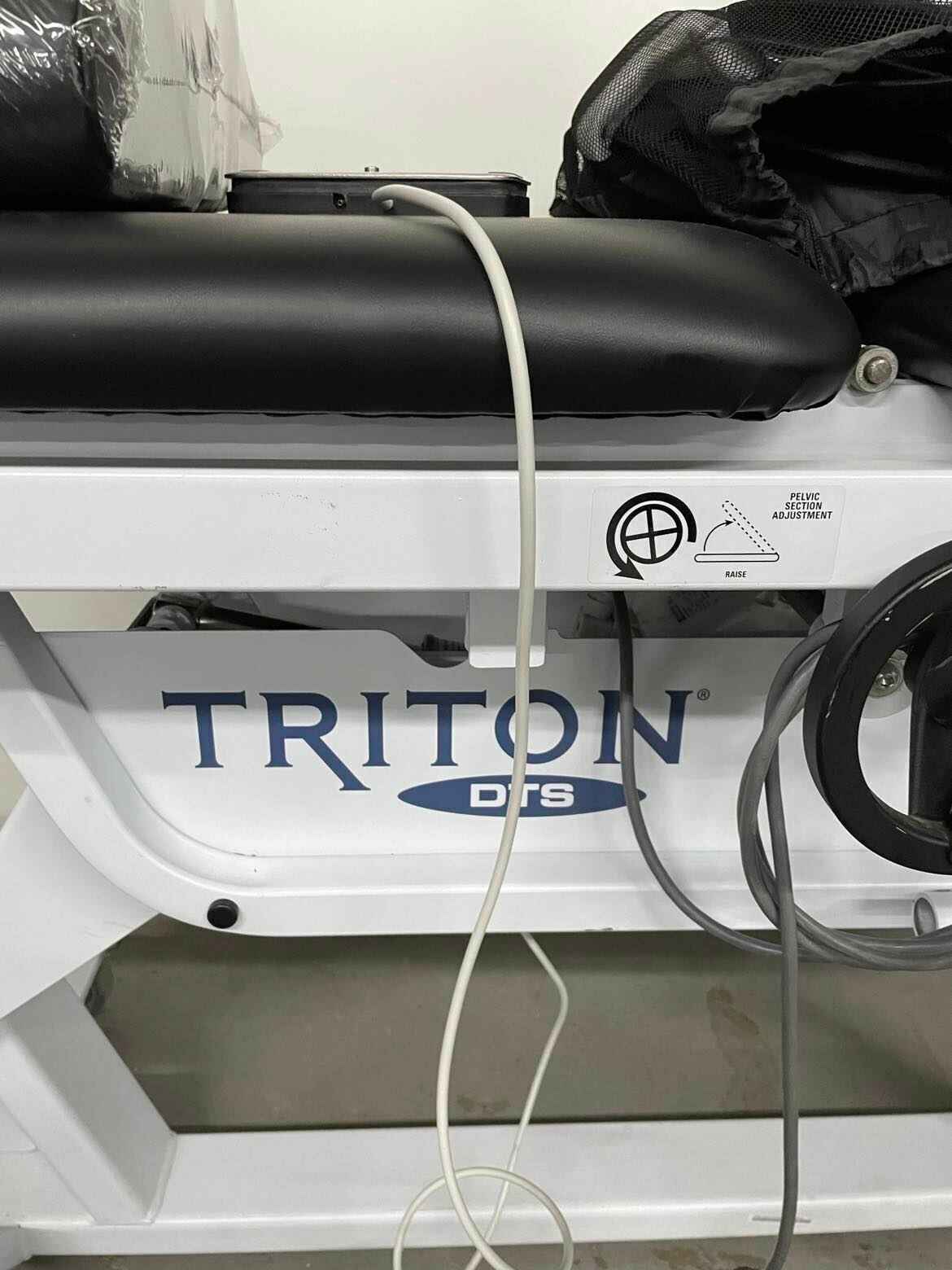 TRITON DTS Decompression Table Chattanooga Traction Table Therapy | eBay