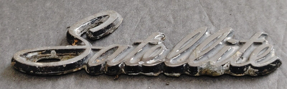 PLYMOUTH SEBRING SATELLITE CIRCA 1973 SCRIPT METAL EMBLEM 3505020 {4717 ...