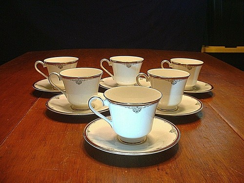 6 Vintage Royal Doulton Porcelain Cambridge Cups & Saucers H-5107 Ex ...