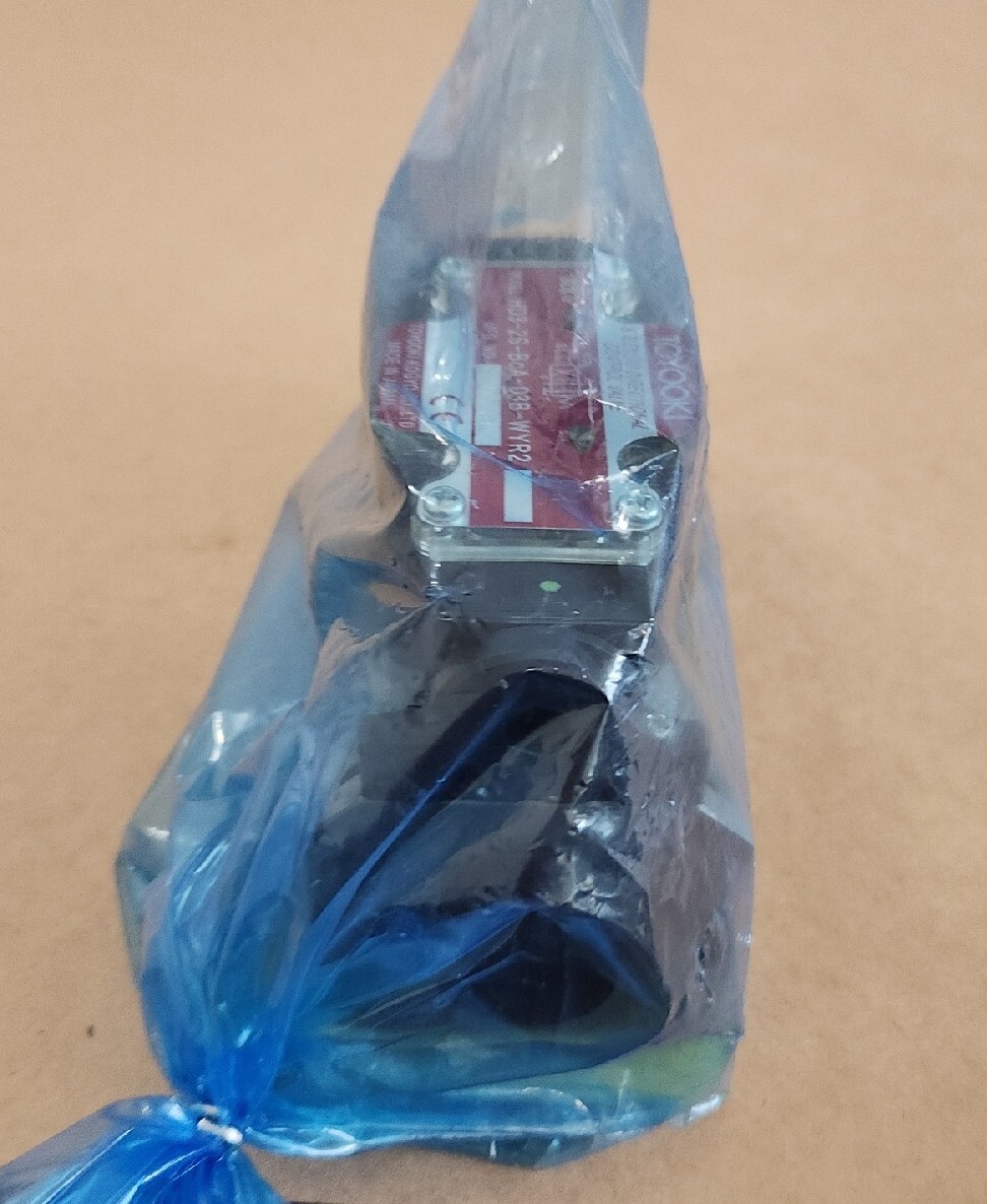 *BRAND NEW* Toyooki HD3-2S-BcA-03B-WYR2 Solenoid Directional Valve ...
