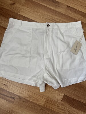 Universal Thread Women's High-Rise Utility Shorts Pockets 4" Inseam ...